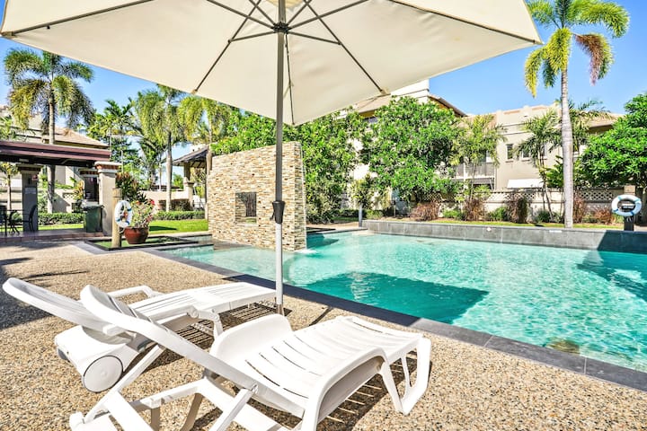 116 Cairns One - Cairns