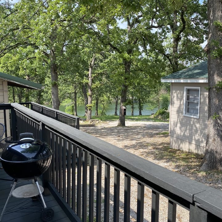 Lakefront 2br Cabin W/ Pool + Swim & Boat Dock - Kimberling City, MO
