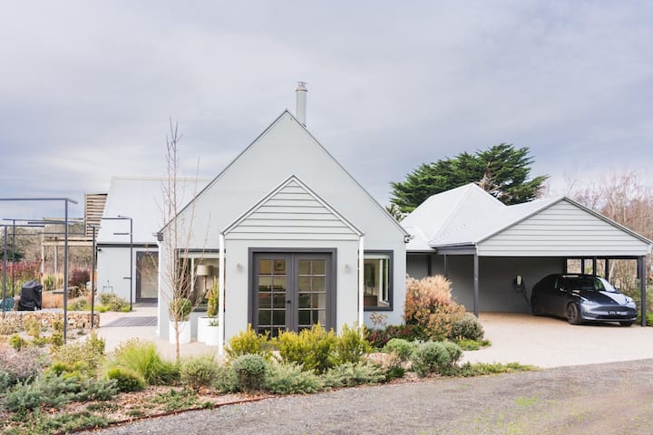 Glenfern House In The Macedon Ranges Wine Region - Romsey