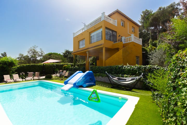 2 Demeures Privées Dans Une Magnifique Villa ! - Lloret de Mar