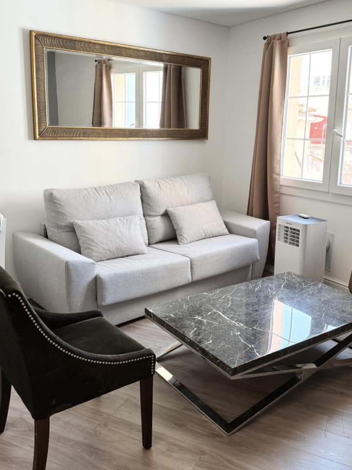 City Escape 2 Bed Apartment Gibraltar Stay - Algeciras