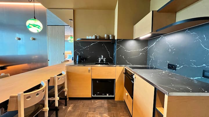 Architecture Plays With Volume, Materials & Light - Bryssel