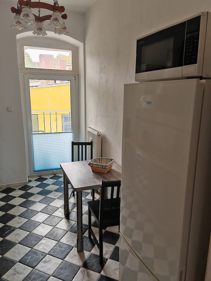3-room Flat On The Outskirts Of Zeitz Near Tröglit - Zeitz
