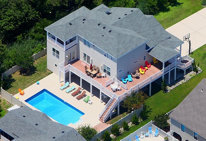 Beach Seclusion At Its Best- Sandbridge - Virginia Beach, VA