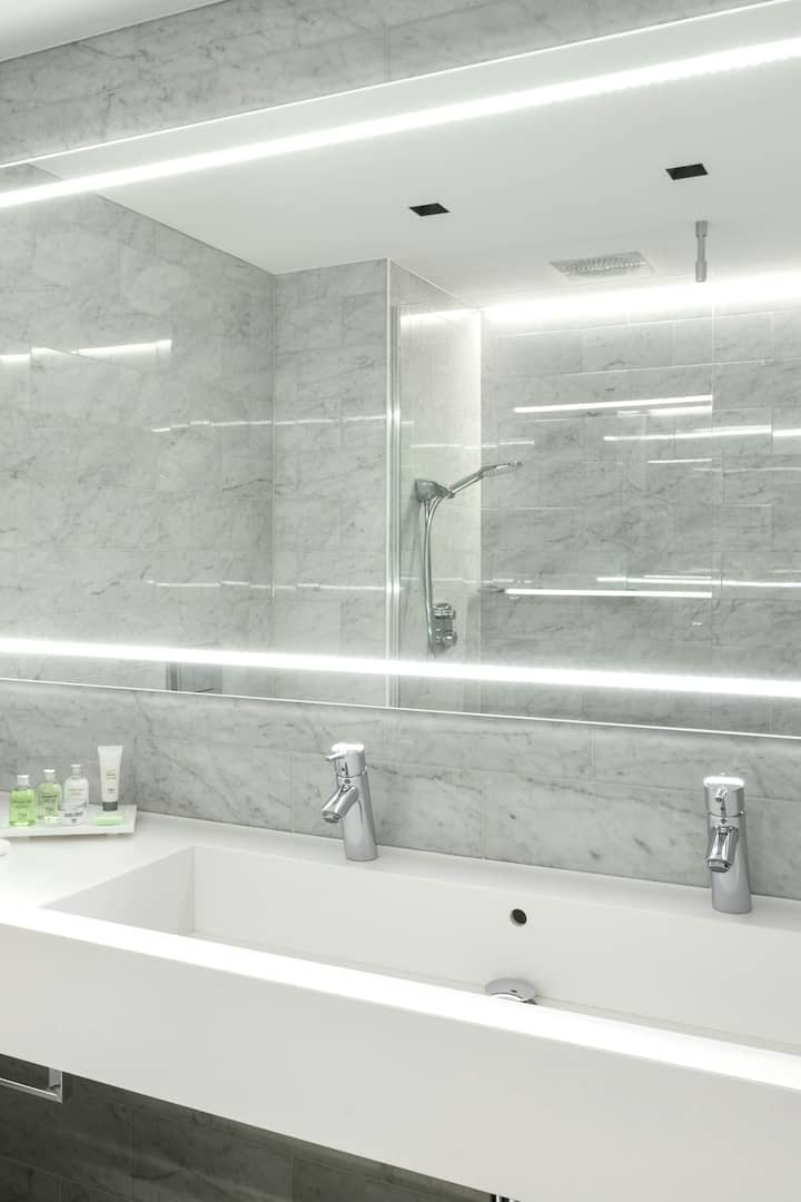 Superior Hotel Room With Views By Nh Collection - Amsterdam