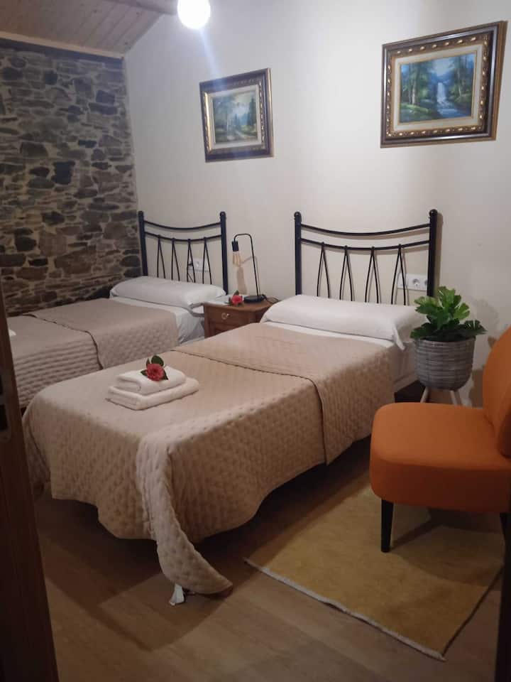 Habitación Secun Con Baño Compartido. - Arzúa