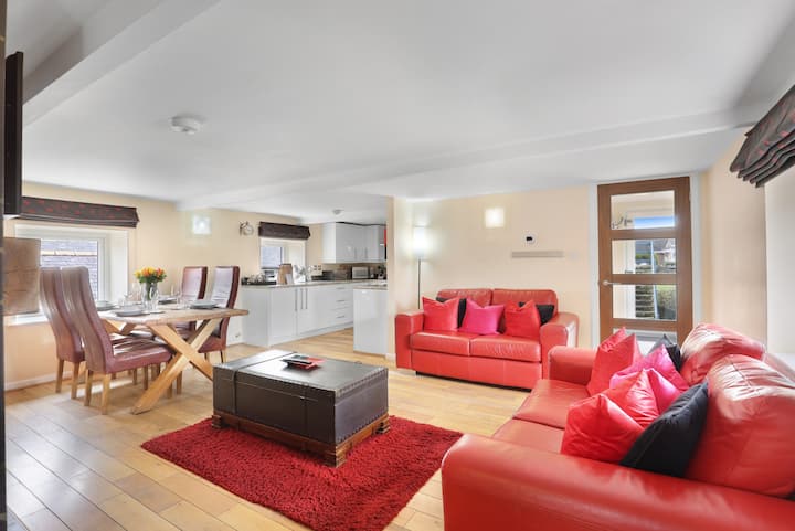 Hayloft Cottage - North East Escapes - Bamburgh