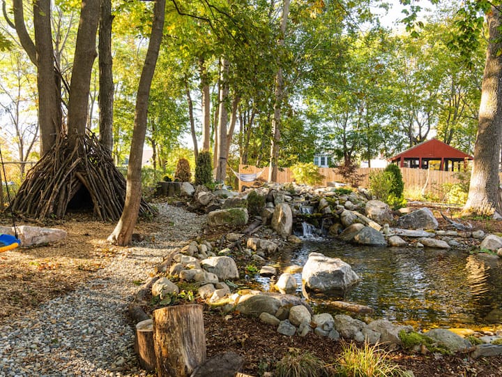 Garden Getaway With Hot Tub - Biddeford, ME