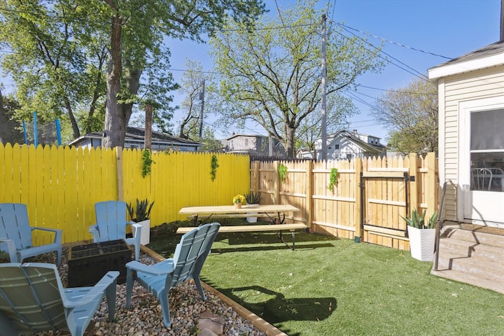 The Boutique At Midtown Central / Hot Tub / Pet Fr - Michigan City, IN