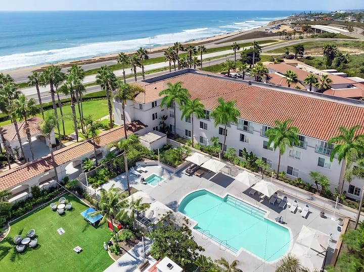 Where Comfort Meets Class! Pool, Near Beach! - Carlsbad, CA