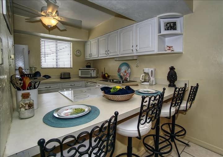 Runaway Bay 151- Beach, Bay, Pool And Gym - Anna Maria Beach, Anna Maria