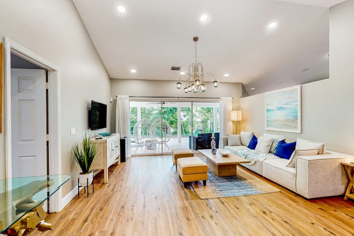 Quiet 3br With Modern Updates & 10 Min From Beach - Vero Beach, FL