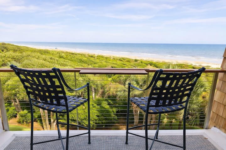 Romantic Oceanfront Escape For Couples - Kiawah Island, SC