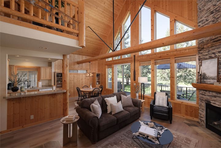 Dog Ok! Full Resort Access. Garage - Cozy Chalet - Redmond, OR