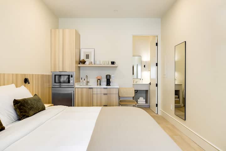 Casa De La Vina Unit 2 - Boutique Suites - Santa Barbara