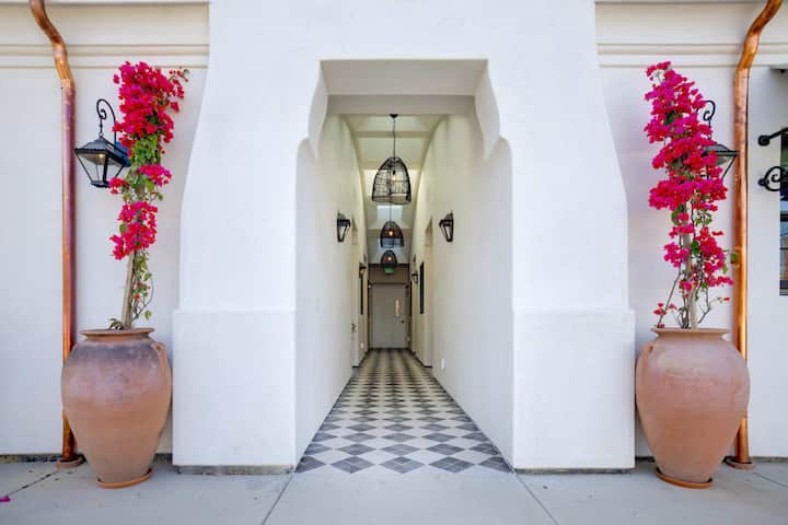 Casa De La Vina Unit 8 - Boutique Suites - Santa Barbara, CA