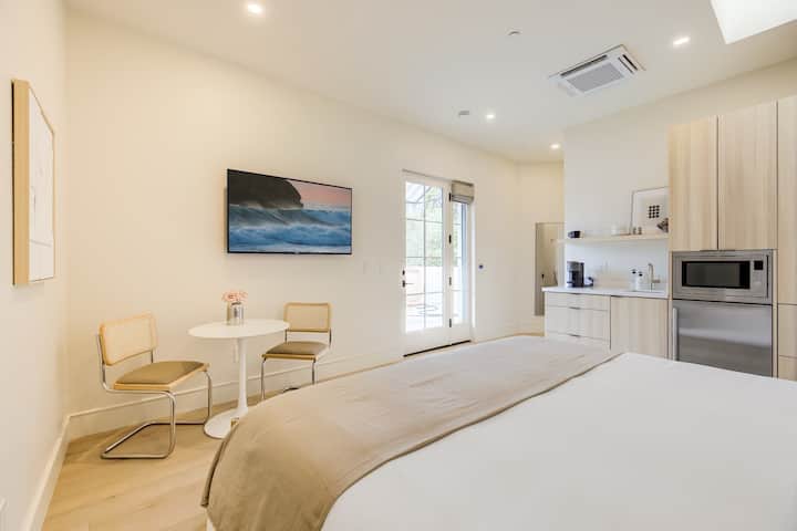 Casa De La Vina Unit 9 - Boutique Suites - Santa Barbara, CA