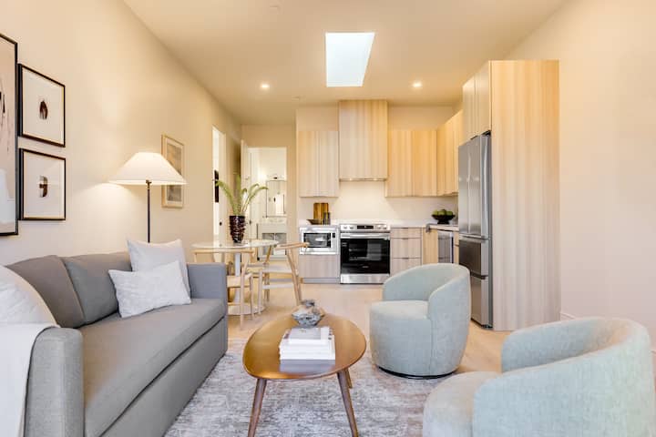 Casa De La Vina Unit 14 - Boutique Apartments - Santa Barbara, CA