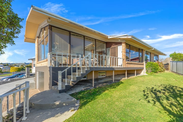 Hill Top House - Tauranga Holiday Home - Tauranga