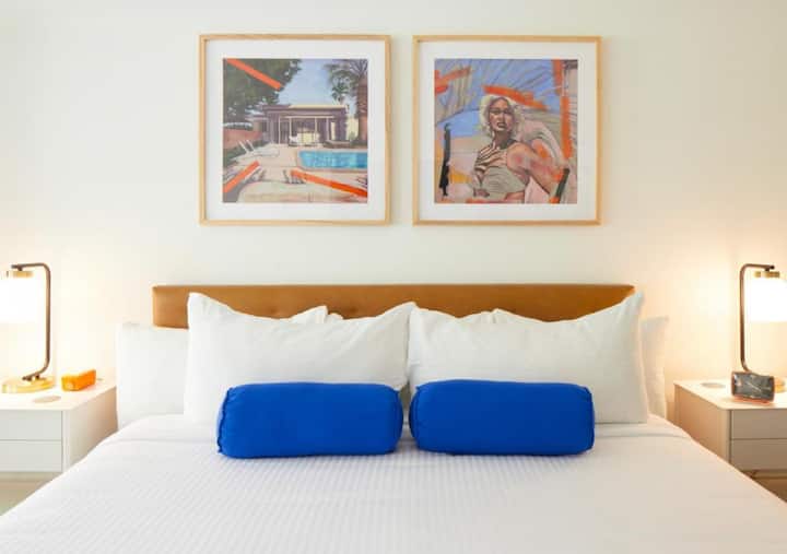 Hip Abode | 1960s Vibe. Food Truck. Pet-friendly. - Charlottesville, VA