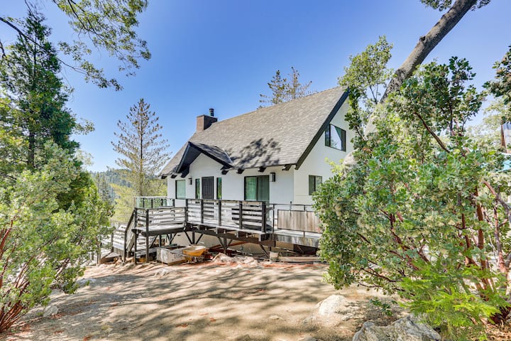 Lake Arrowhead Cabin W/ Hot Tub & Mountain Views! - Lake Arrowhead, CA