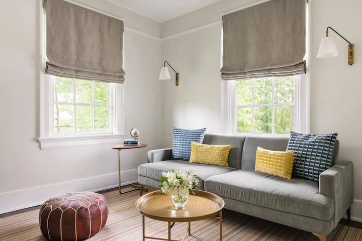 Charming Inn | Golf. Outdoor Pool. Near Uva. - Charlottesville, VA