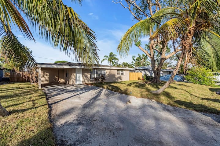 Endless Summer - 3bd/1.5ba Heated Pool And Spa - Sarasota