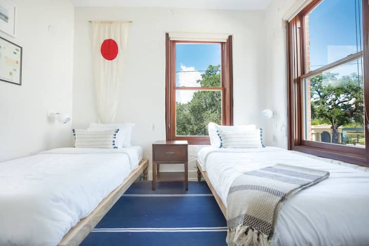 Annabelle 2d - Downtown 2 Br/2ba Near City Market - Savannah, GA