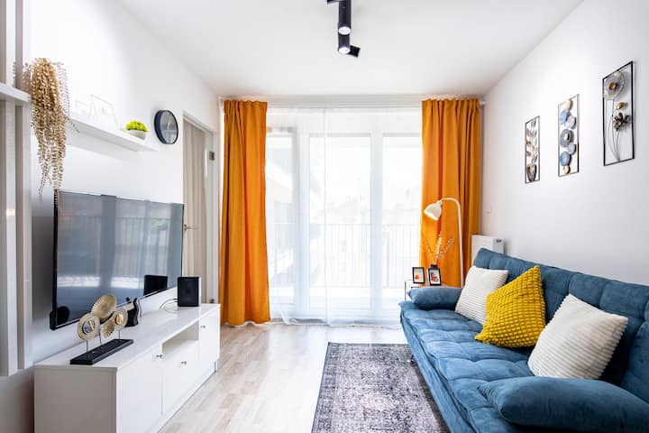 Central - Balcony - Brand New - Sunny - Budapest