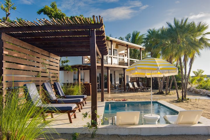 Modern 3br Pool Home: High-end Finishes, Pool Dock - Belize