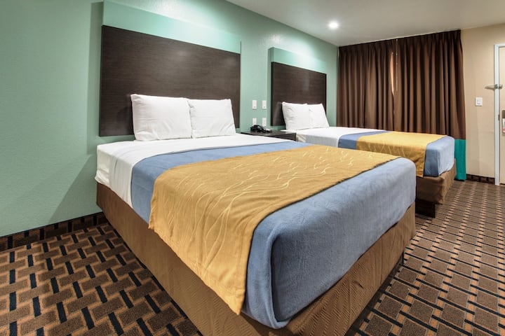 2 Queens, Kitchenette, Scottish Inns, Free Parking - Fort Worth, TX