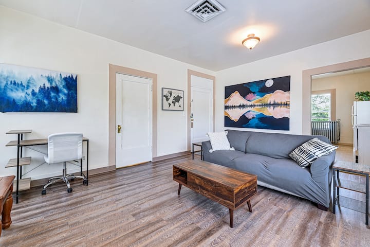 Charming Klamath Falls Apt: Walk To Downtown! - Klamath Falls, OR