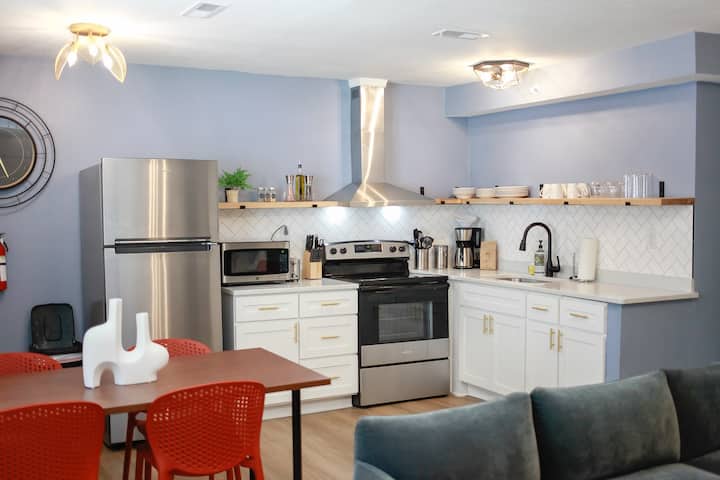 Sojourn's Harborage Jellyfish Suite Near Beach - ハンプトン, VA