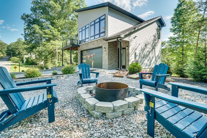 Luxury Modern Home On Golf Course W/ Game Room! - Helen, GA