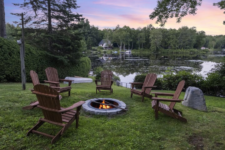 Cozy Lakefront Cottage - Pillsbury State Park, Washington