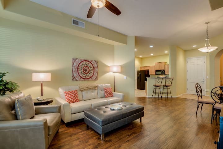 Ground Floor Condo Next To Pool! 30 Night Min. - Surprise, AZ