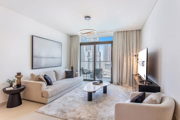 Downtown Luxury 2 Bed Apartment - Dubai
