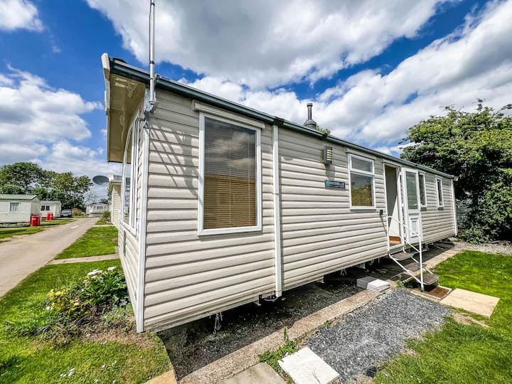 Stunning Caravan At Dovercourt Park Ref 44006o - Harwich