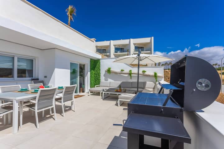 Terrace, Sea View, Pool, Parking Space & Fibre - Tarifa
