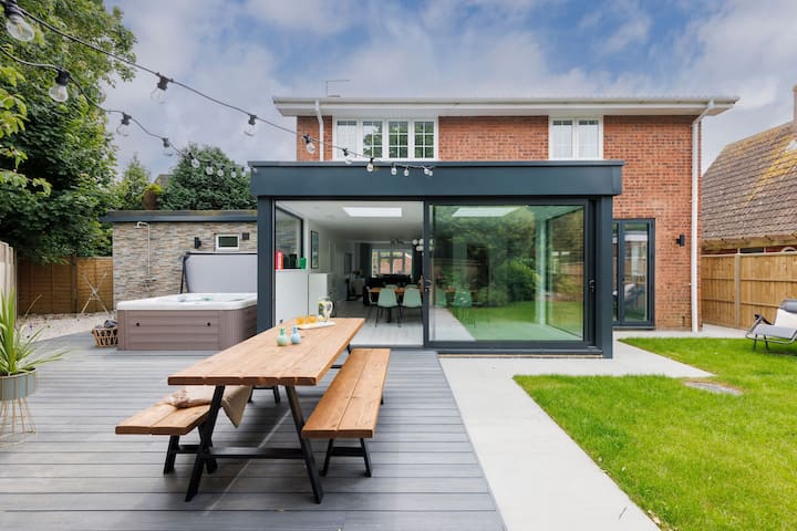 Coastal Retreat For 10 With Hot Tub - West Sussex