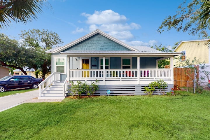 Cottage W/ Spacious Front/back Porch - St. Augustine, FL