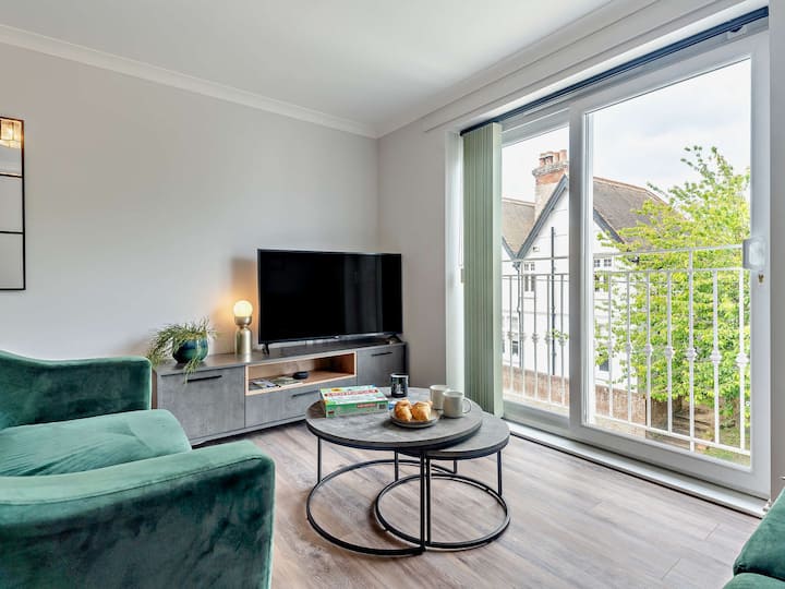 2 Bed In Freshwater (94561) - Lymington