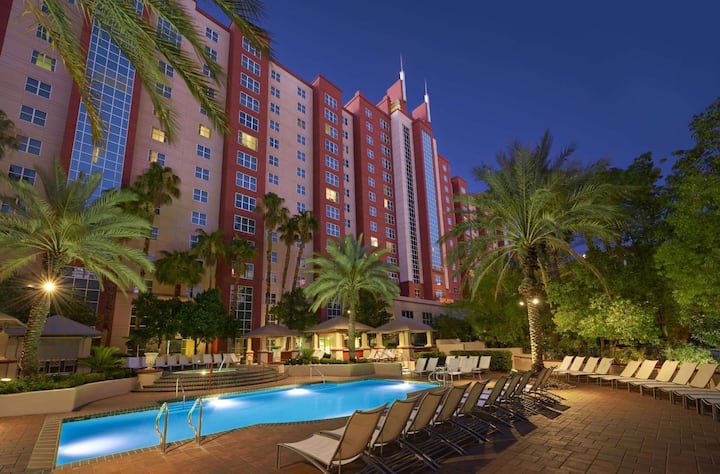 Downtown Vegas, Full Kitchen, Luxurious Resort-1 B - Las Vegas Harry Reid Airport (LAS)