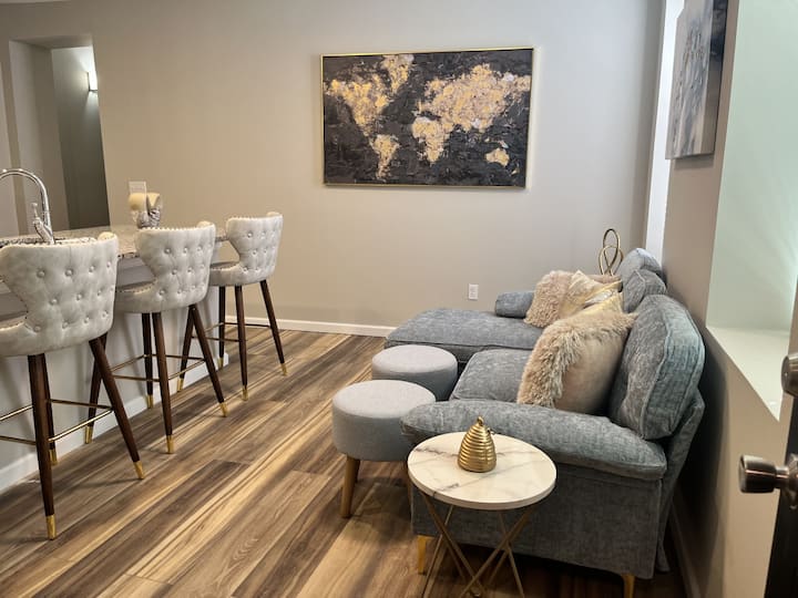 Breeze On Monmouth - Covington, KY