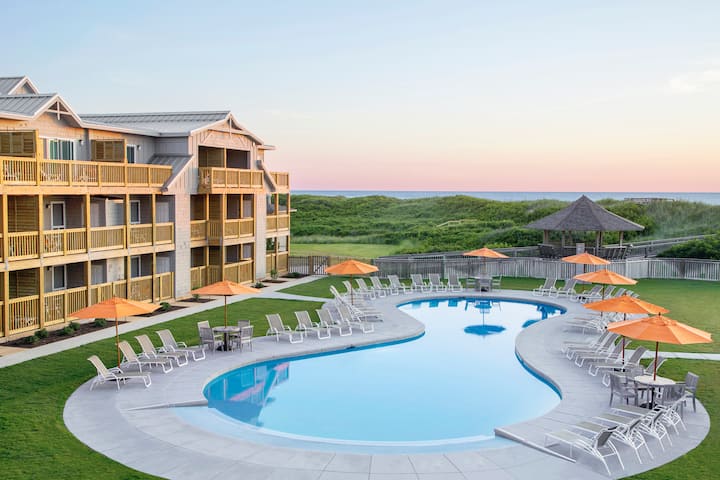 Beach Escape! Spacious 3 Bedroom House - Duck, NC