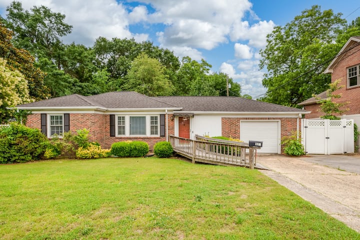 Red Brick Ranch- 2.3 Miles To Ua- Fenced Backyard - Tuscaloosa, AL