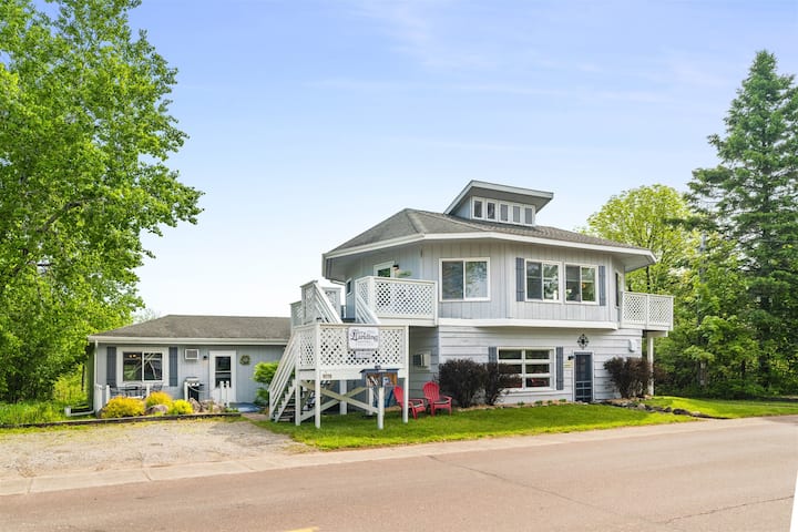 Windsled Studio At Ferry Landing Suites In Downtow - Bayfield, WI