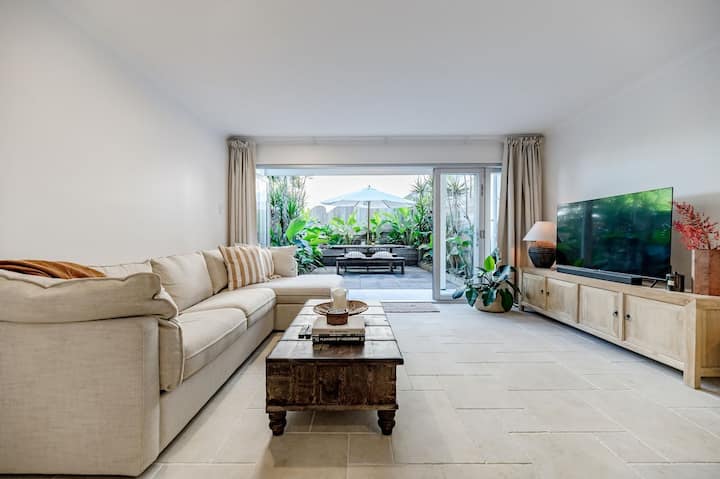 La Palma Sunshines Heart Beside The Village - Noosa