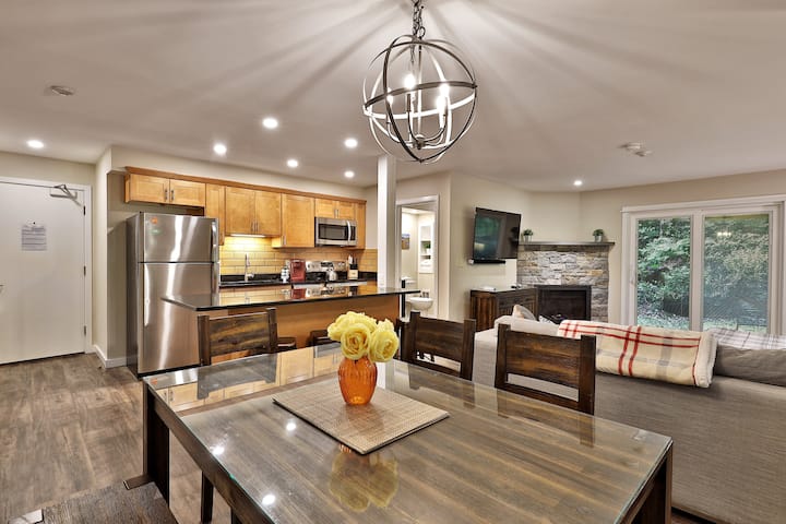 Sunup Suite: 2rm/2ba Killington Condo. Pool. Bus. - Killington, VT