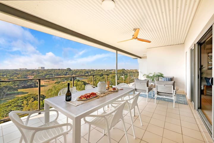 Larrakeyah Luxury: Penthouse Getaway With Views - Darwin